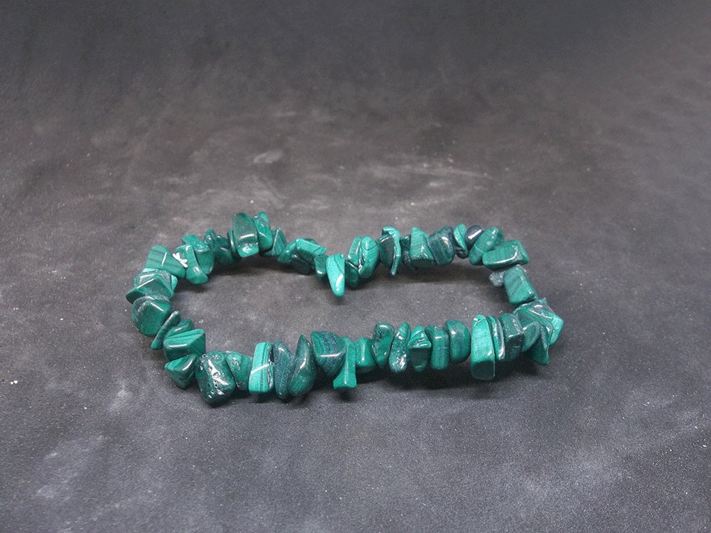 Malachite Gemstone Chip Bracelet – The Crystal Healing Shop